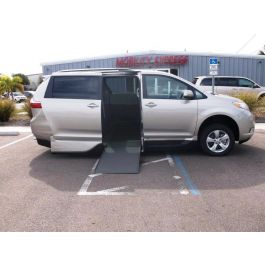 2017 Toyota Sienna LE VMI In Floor ramp