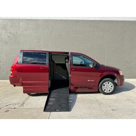 2018 Dodge Grand Caravan SE Wheelchair Van