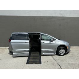 2020 Chrysler Pacifica Touring L Handicap Accessible Van