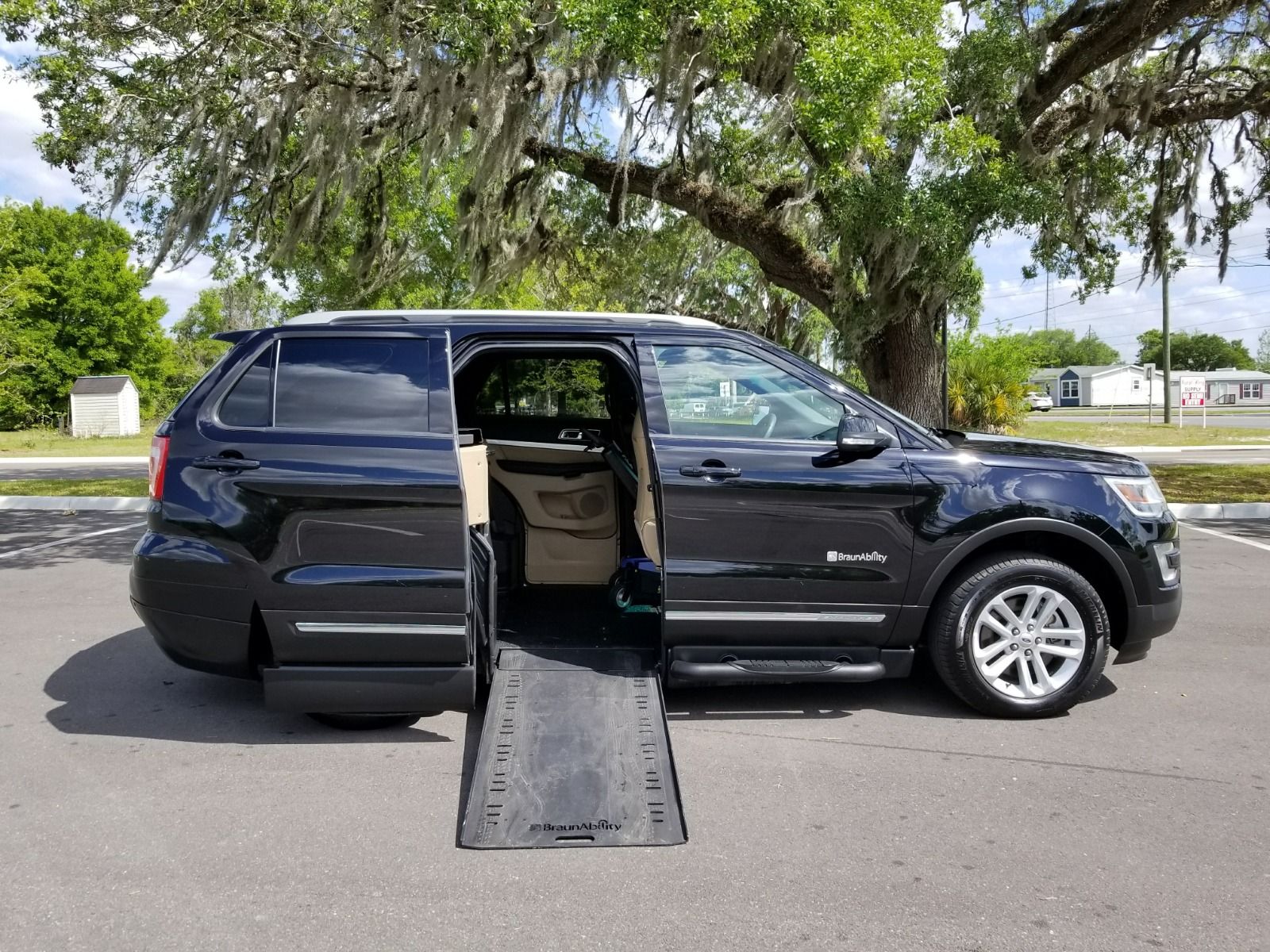 2016 Ford Explorer XLT Wheelchair SUV