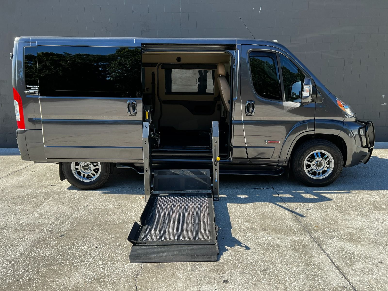 2021 Dodge Ram Promaster 1500 Full Size Wheelchair Van