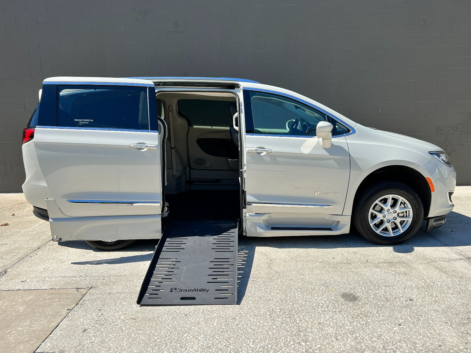 2020 Chrysler Pacifica Touring L Handicap Van