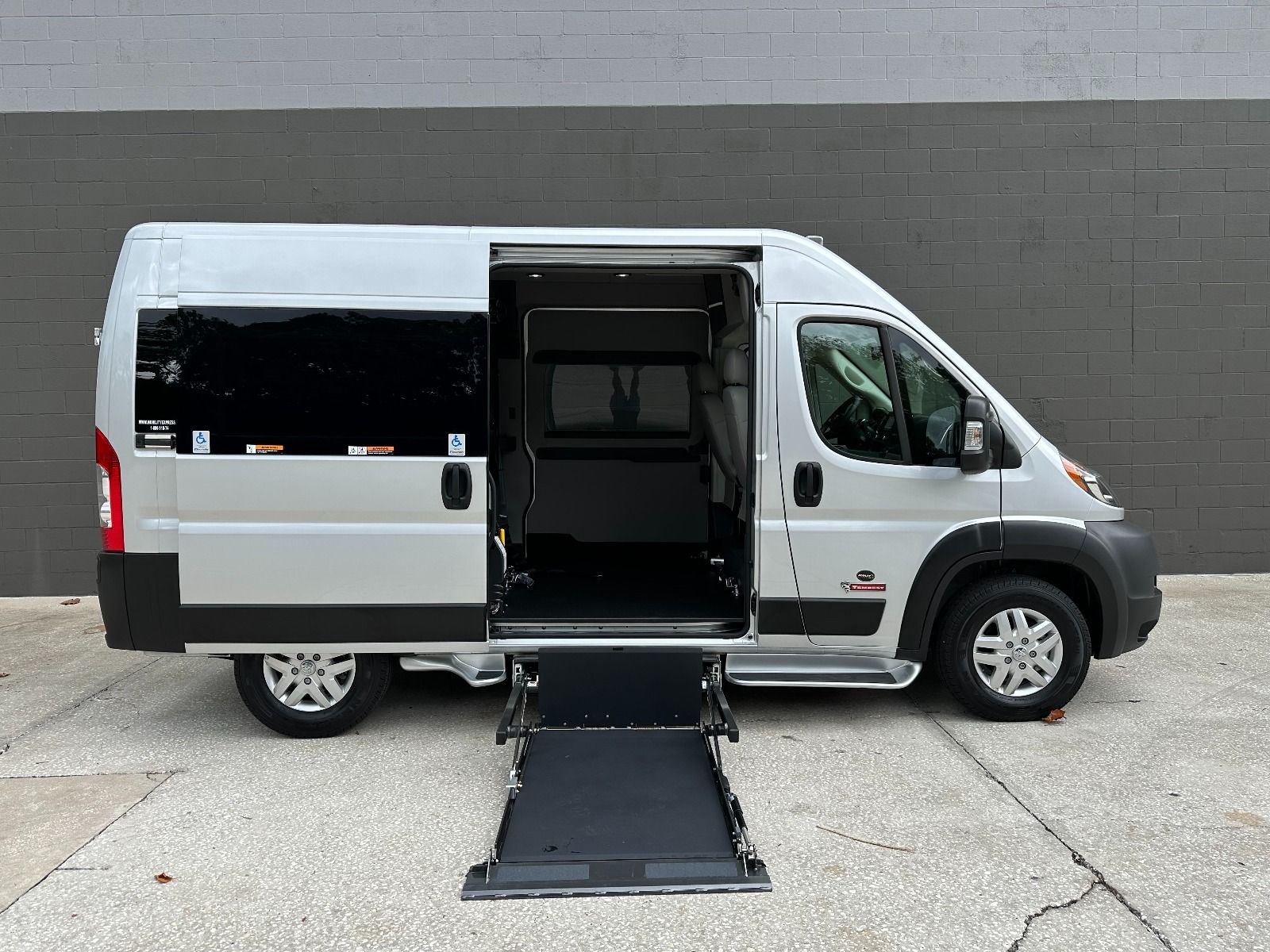 2022 RAM Promaster 1500 Full Size Handicap Van