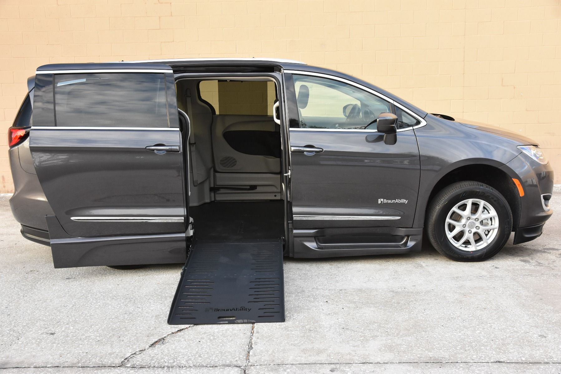 2020 Chrysler Pacifica Touring L Handicap Accessible Van